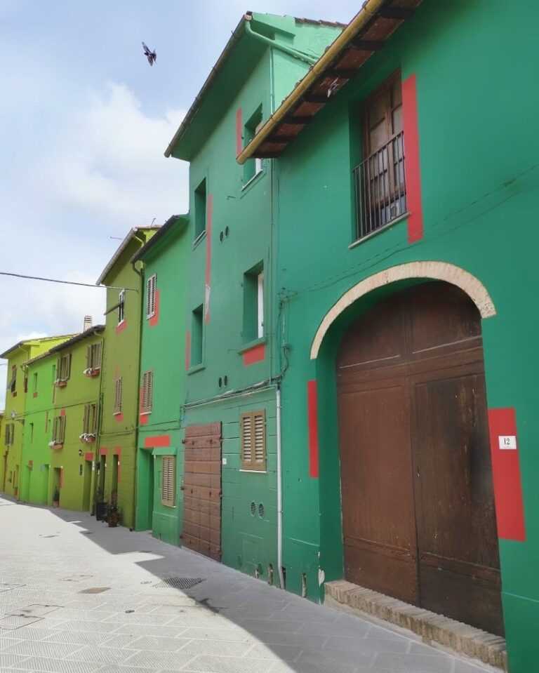 Ghizzano, il borgo colorato in Toscana - Travel's Tales
