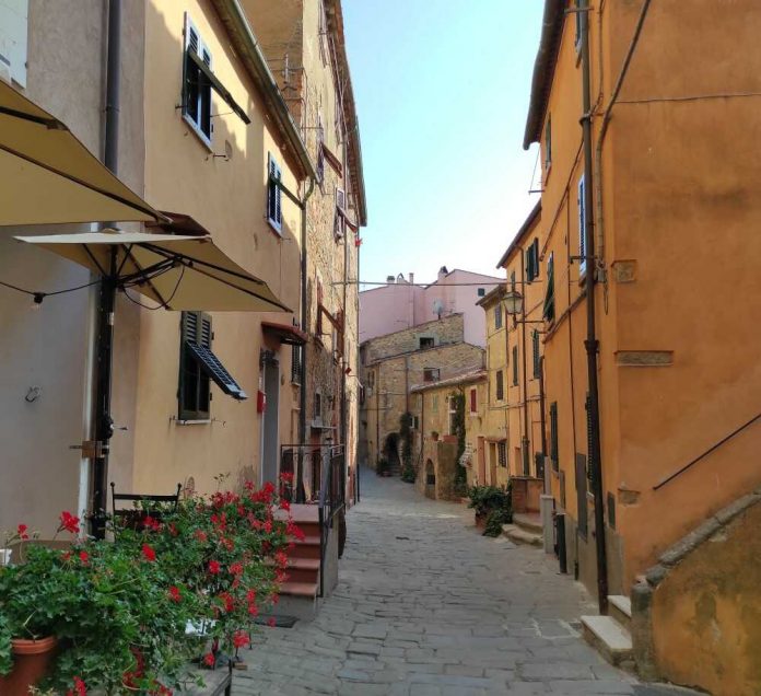 Castagneto Carducci: cosa vedere nel borgo dell'illustre poeta